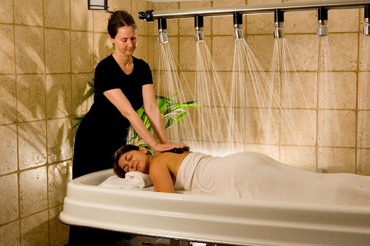 August Moon Spa - Spa Looker