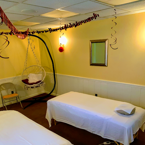 BLUE MOON MASSAGE west Kittanning - Spa Looker