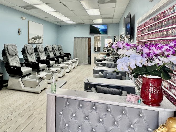 LILLY NAILS - Spa Looker