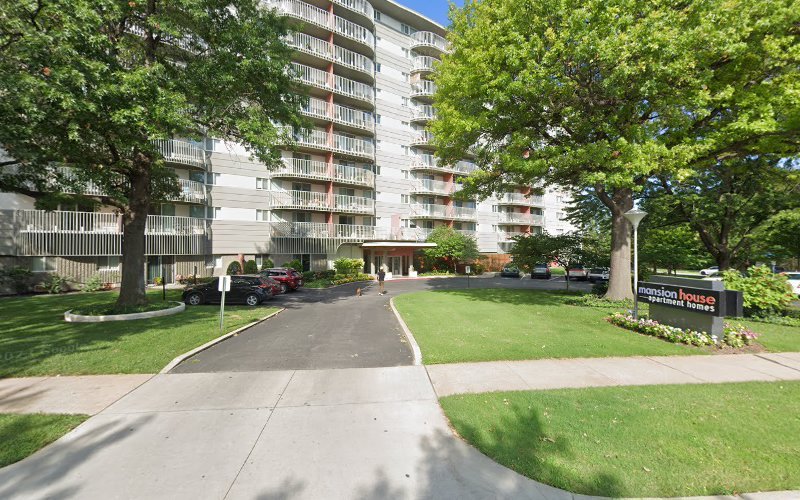 Pretty little faces nature's beauty bar - Spa Looker