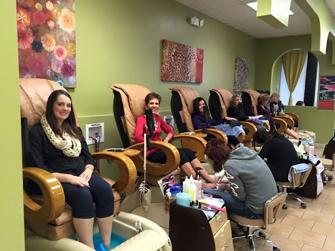 Solar Nails & Spa - Spa Looker